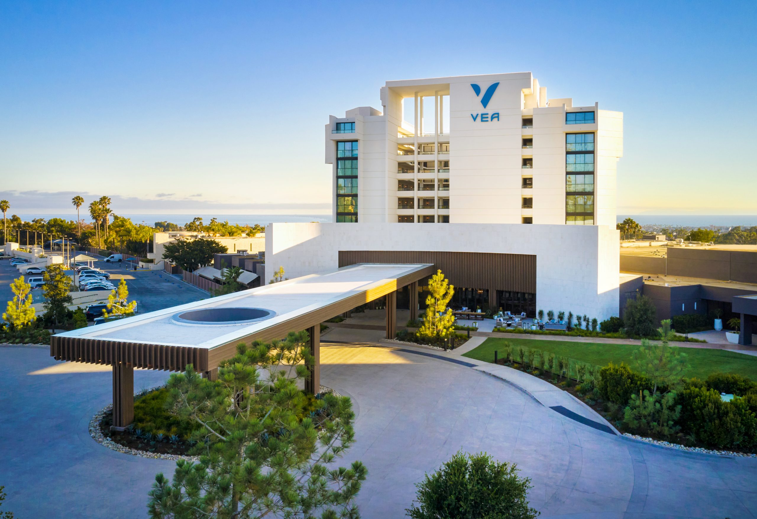 VEA Newport Beach Wine, Food & Red Carpet Ready - Luxe Beat Magazine