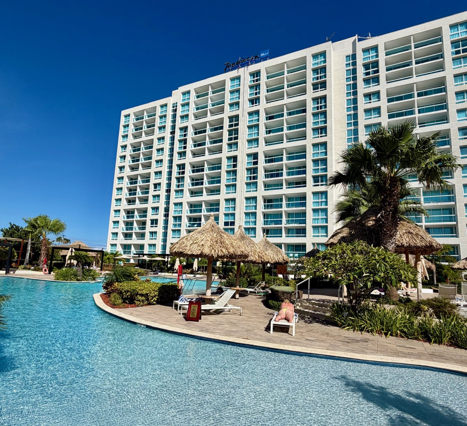 Radisson Blu Aruba Provides Caribbean Sun and Holiday Fun - Luxe Beat ...