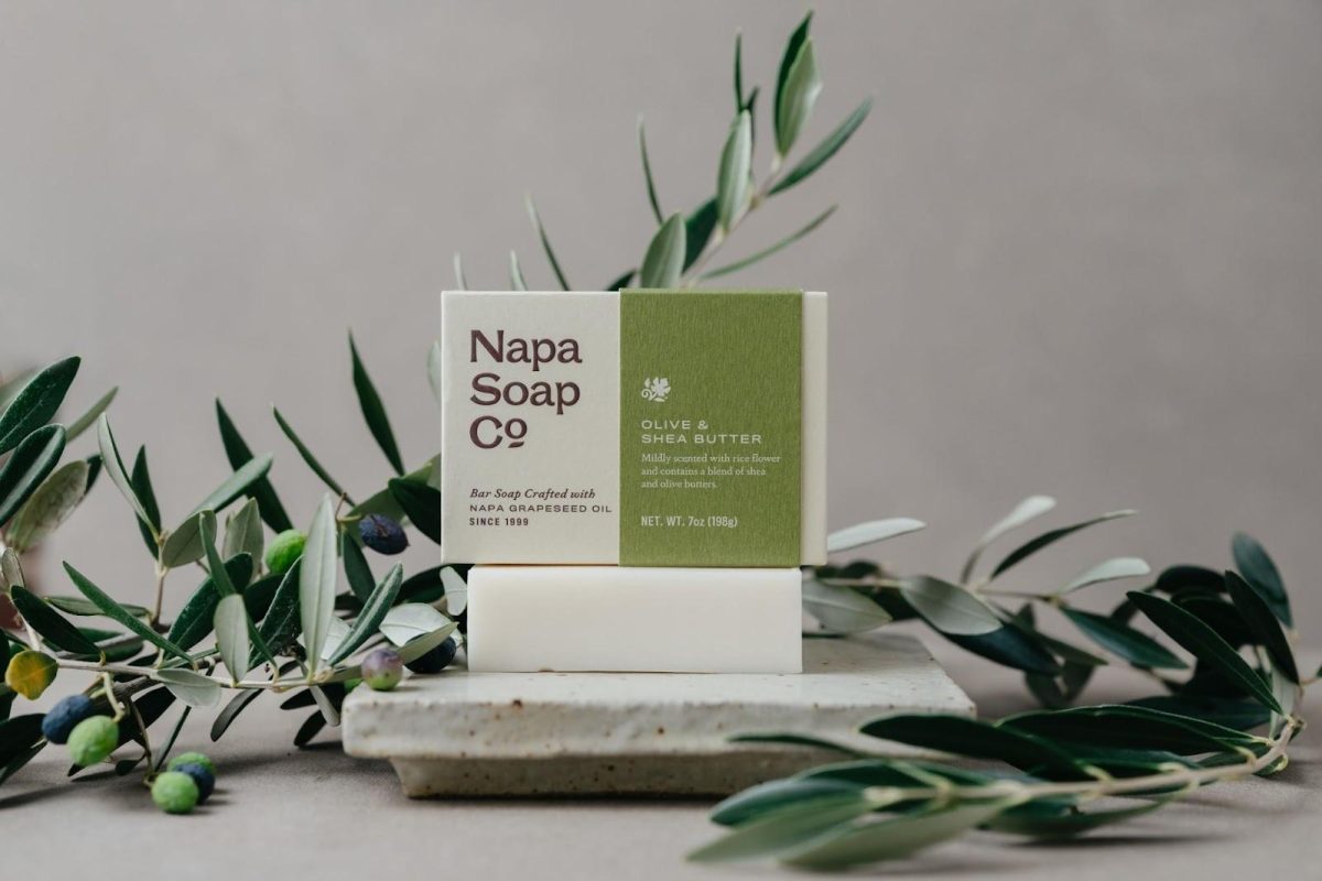 A Cozy, Elevated Holiday Gift Guide for Everyone on Your List - Luxe ...