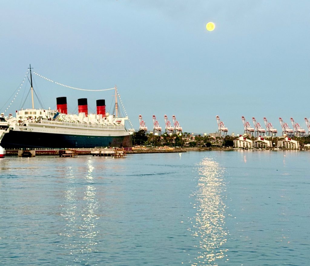 Royal Rendezvous of Queen Mary and Queen Mary 2 - Luxe Beat Magazine